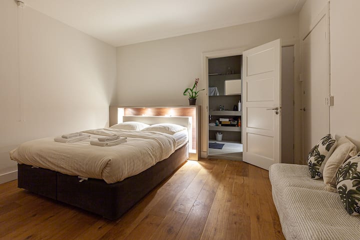 Comfortable Deluxe Room, Amsterdams Best, Hosted. - Ámsterdam