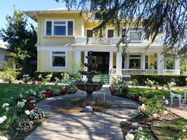"Moroccan" Rm & Private Bath Inside Historic Gem - Riverside, CA