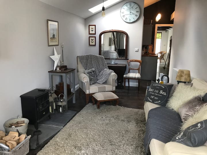 Dippy Cottage luxury romantic coastal escape - Cottages for Rent in ...