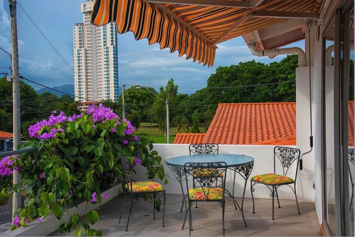 Mountains, Ocean And Golf - Panama