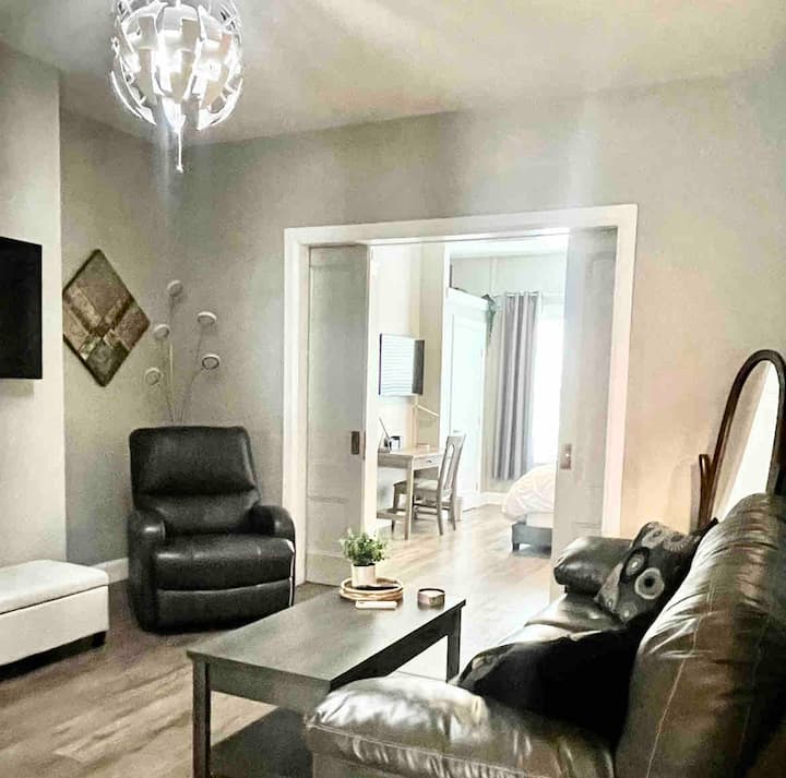 Heart Of Halifax, 2 Bedroom Flat, Includes Parking - Halifax