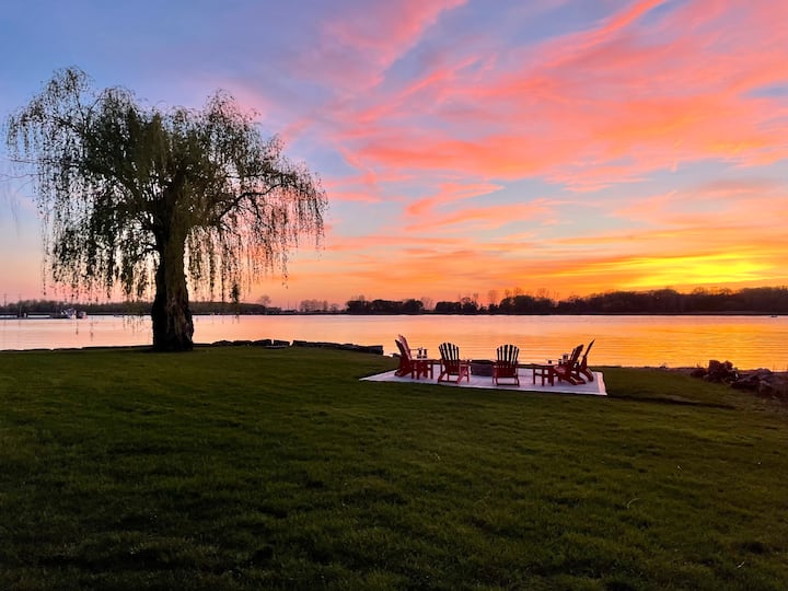 Fighting Island Vacation Rentals & Homes - LaSalle, Canada | Airbnb