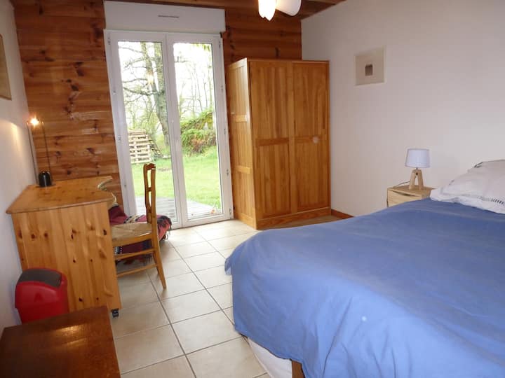 Chambre Dans Maison De Montagne, Printemps-été. - Argelès-Gazost