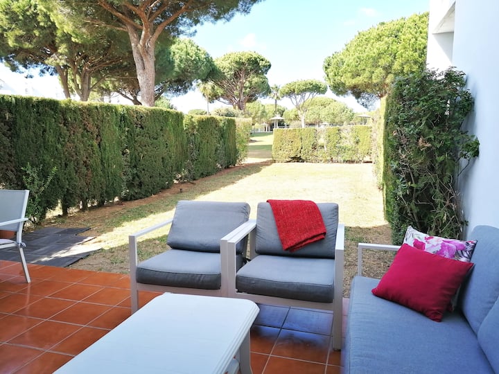 Luminoso Apartamento Con Amplia Terraza Y Jardín - Novo Sancti Petri