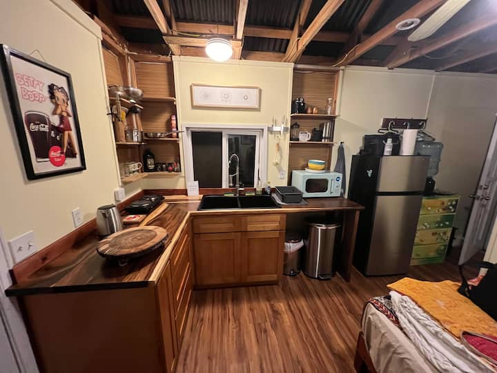 Cozy Jungle Bungalow - Hawaii Volcanoes National Park, HI