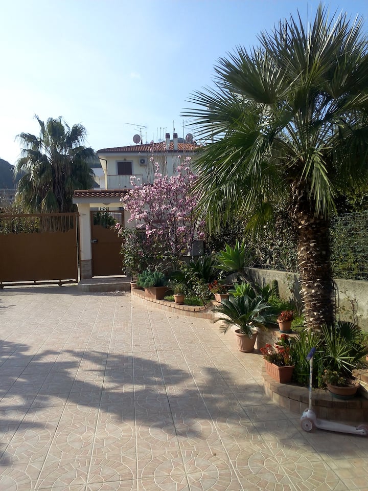 Bilocale Due Con Giardino - Tropea