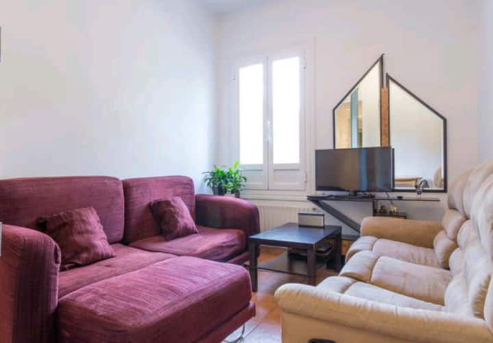 Best Location Refurbished 2nd Floor Double Room Fl - Madrid