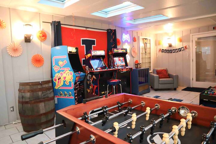 The Illini Game House | Near Uiuc | Campus Town - 香檳