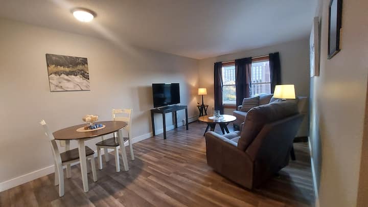 Apartment Overlooking Downtown Bangor - Bangor, ME