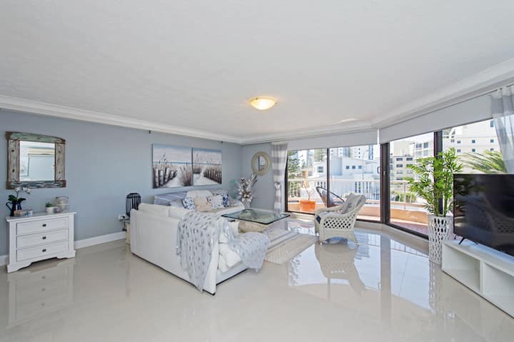Beachside Super Blest - Broadbeach