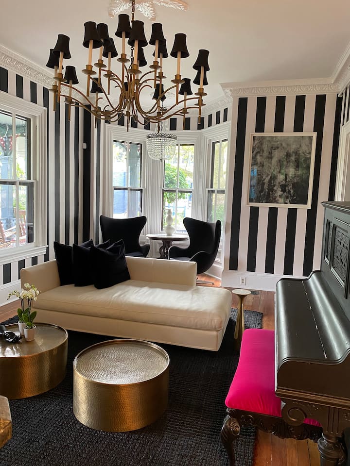 The Hugh Boutique B&b In Cape May, Nj - Cape May, NJ