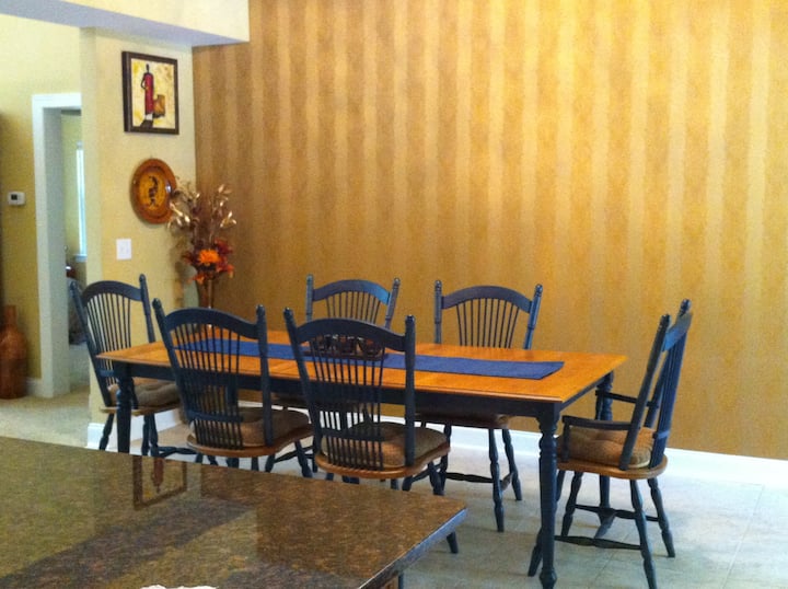 Lakeside Hideaway In Scenic Neighborhood - Wilmington, NC