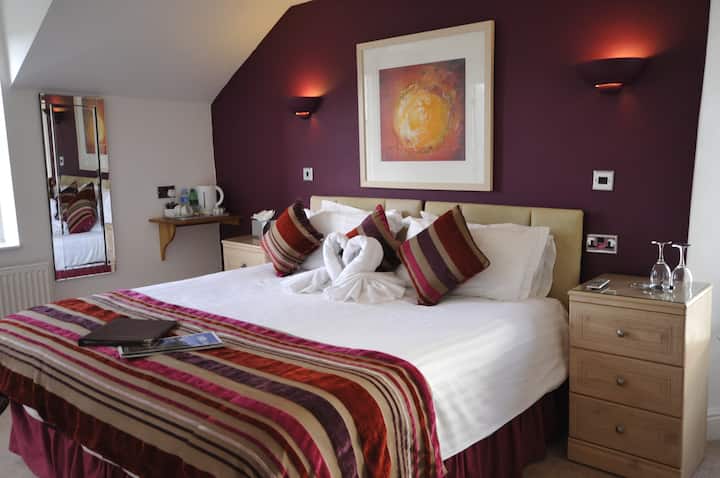 St John's Lodge Incl Offsite Spa -King Double Room - Bowness-on-Windermere
