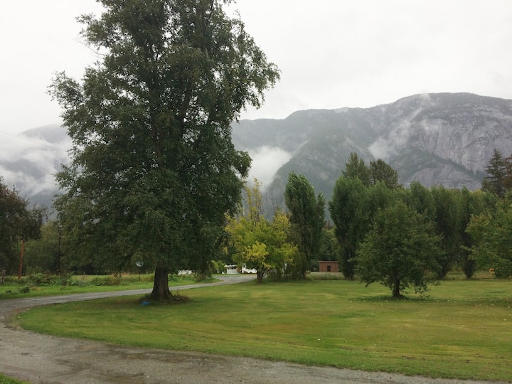 Hagensborg Vacation Rentals & Homes - British Columbia, Canada | Airbnb