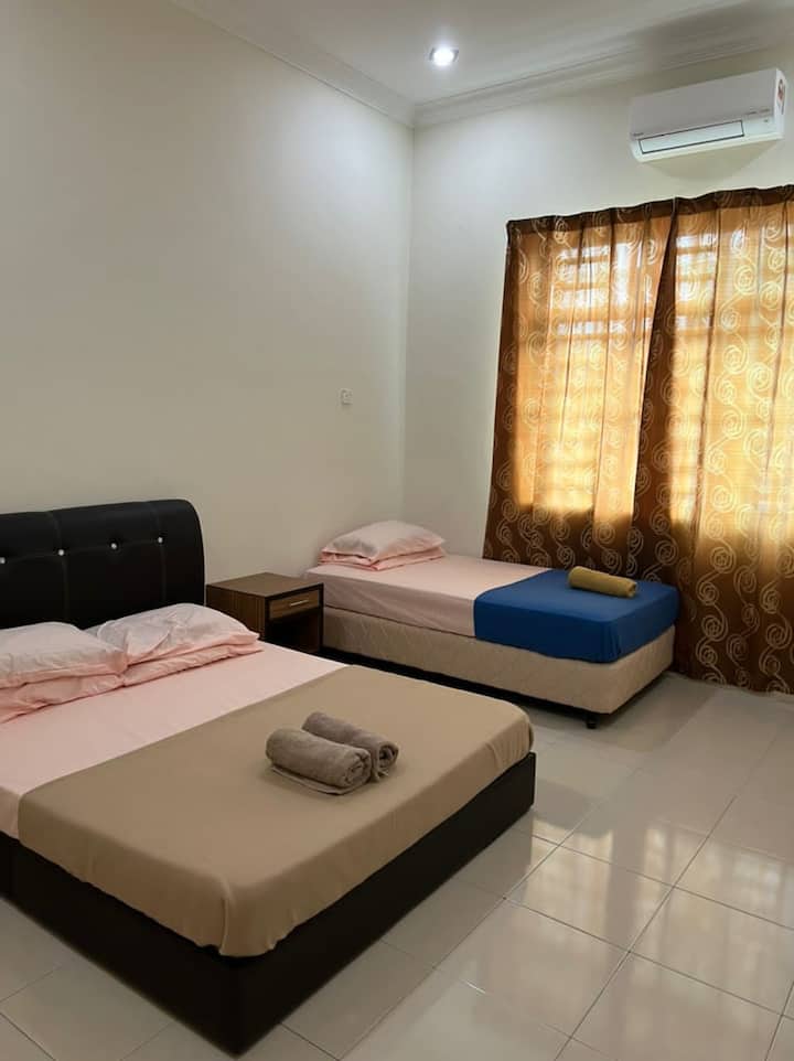 Villa Raisha In Muar - Muar