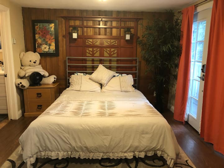 Birds Paradise Spacious Studio Near The Lake - Crestline, CA