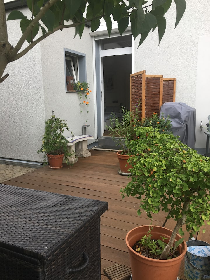 Ruhiges Gästezimmer - Eigener Eingang, Eigenes Bad - Heiligenhaus