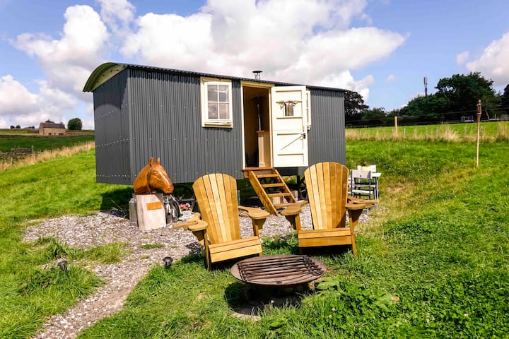 Huts In The Peak - Shepherds Hut Twobob - Hartington