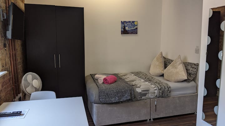 Studio 2 - 1st Floor Rear - Hackney - London