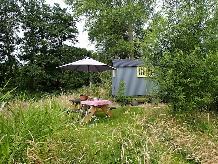 Willow At Fen Lodge Shepherd's Huts - Suffolk