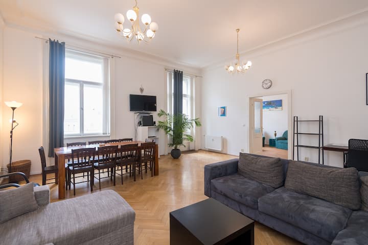 Big City Center Apartment W/ Living Room 🧡💛💚 - Prague