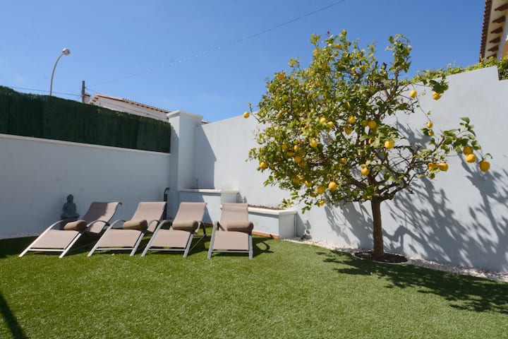 Casa Amparo Roda De Bara 
Apartamento Con Jardín - Comarruga