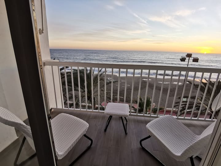 Navega Desde Nuestro Balcón - Almería