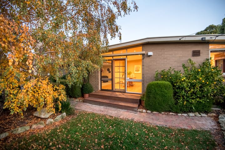Easy Elva, A Spacious Yet Cosy Hidden Gem. - Geelong