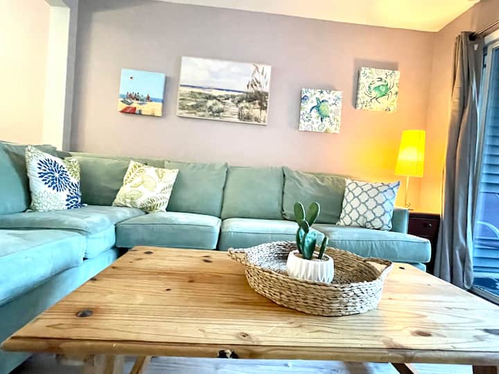 1st Floor With Pool/grill/pavilion Walkable To All - Rehoboth Beach, DE