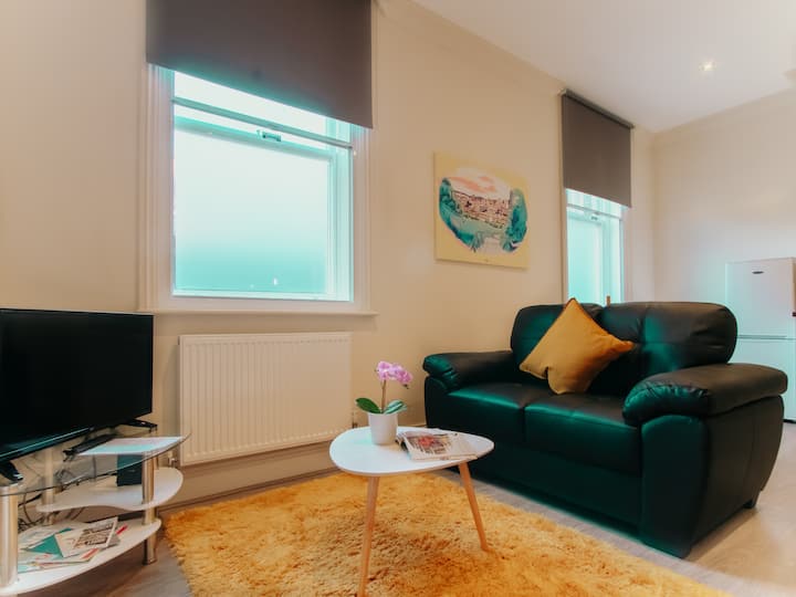 Trendy Apartment In Sheffield City Center - 셰필드