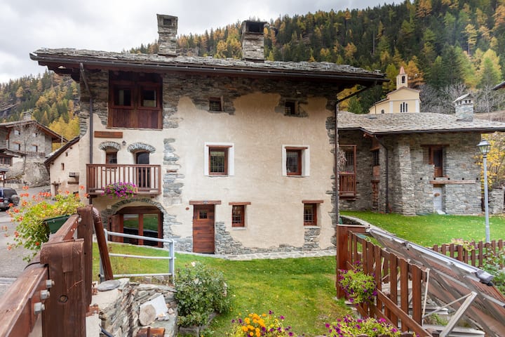 Rustico Con Tipica Taverna - Aostatal