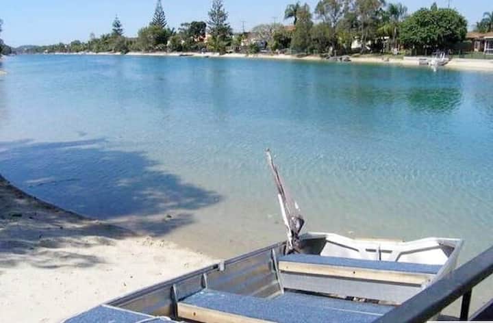 Waterfront Serenity At Palm Beach - Gold Coast