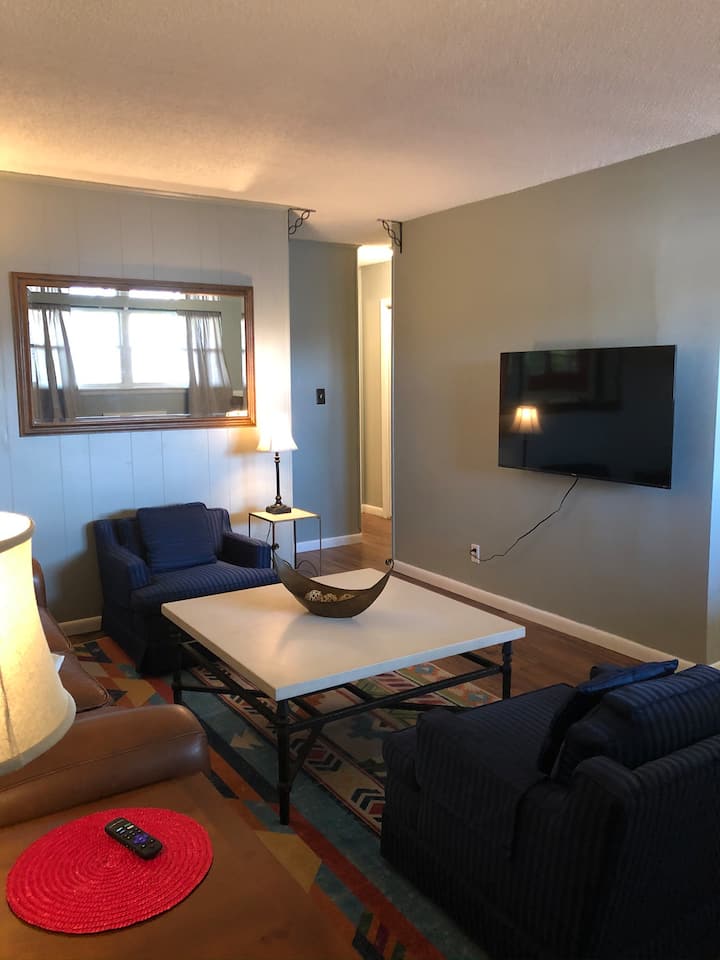 Tu Area Apartment Upstairs - Tulsa, OK