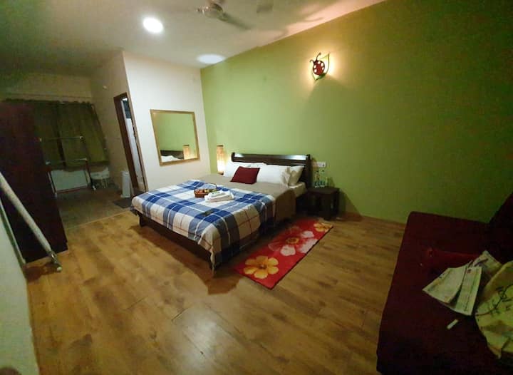 Solitaire Homes. Cozy And Comfortable Room 202 - Mysuru