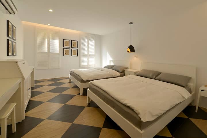 In Style House對白四人房quad/shared Bathroom捷運信義國小站1分鐘 - Gushan District