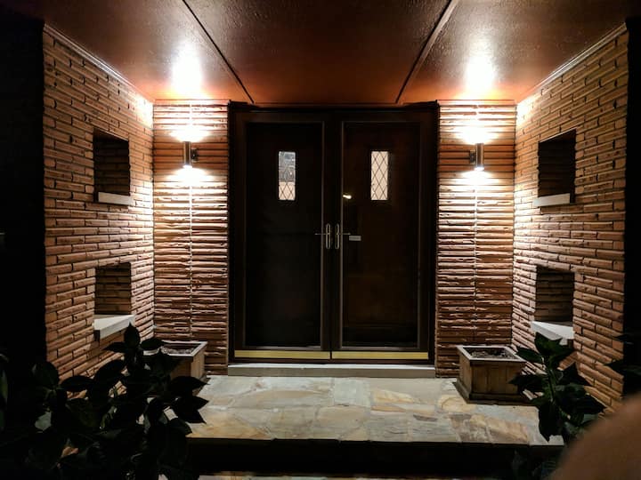 Mid-century Home Near Notre Dame - Notre Dame, IN