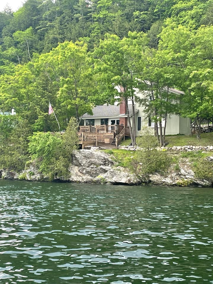 Perfectly Located Lakefront Cottage On Bomoseen - Castleton, VT