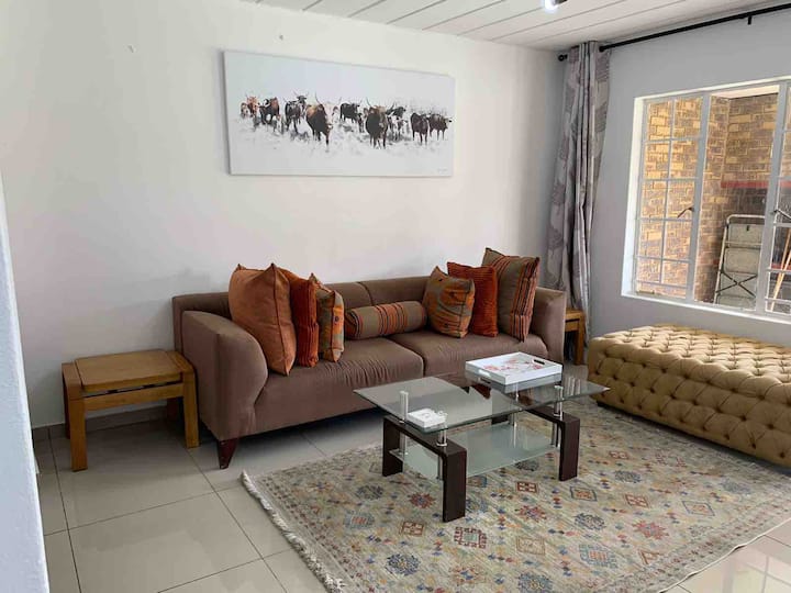 Double-7, Midrand - Lovely 2 Bedroom Unit - Midrand