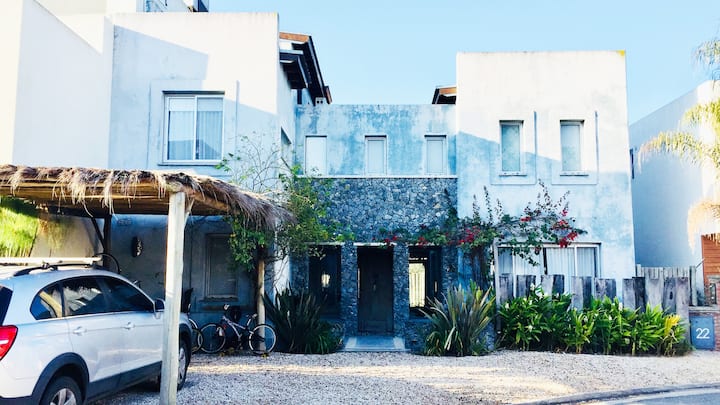 Casa De Verano En El Mejor Barrio De Buenos Aires - Bella Vista