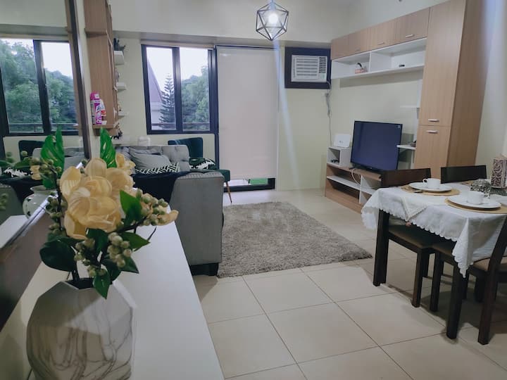 Cozy 1br W/balcony Netflix & Fast Wifi @Serin West - Tagaytay