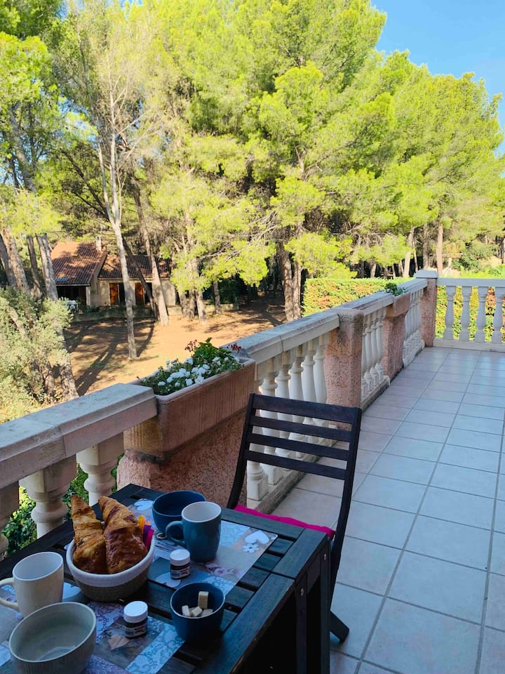 T3 Au Calme En Haut De Villa Avec Piscine & Clim - Istres