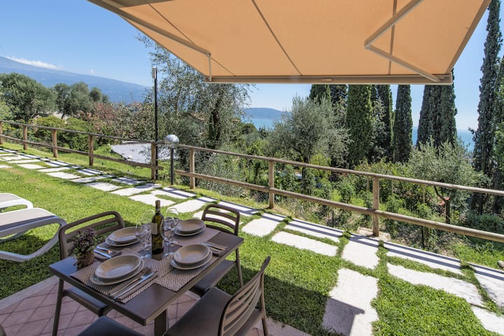 One Bedroom Apartmen With Patio - Gardone Riviera