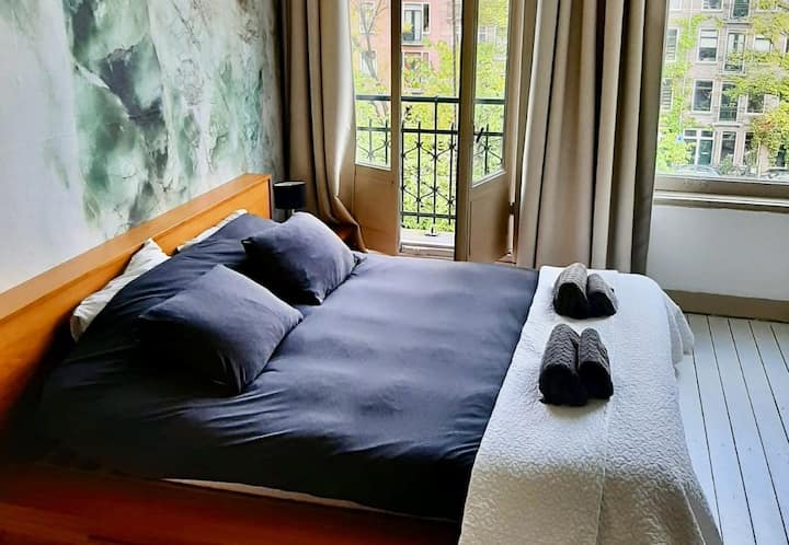 Cool And Spaceous Quiet Canal Apartment - Amsterdam