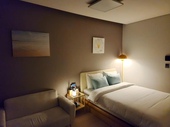 속초앞바다 최고층(20f)
오션뷰 맛집 넷플릭스 무료 - Sokcho-si