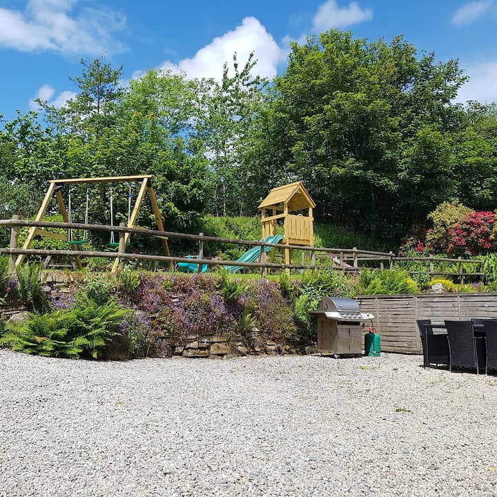 Family-size Threshing Barn With Outside Play Area - Boscastle