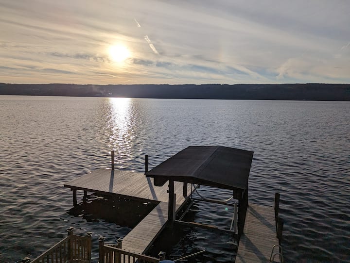 Watkins Glen, On Seneca Lake, Hot Tub! - Watkins Glen, NY
