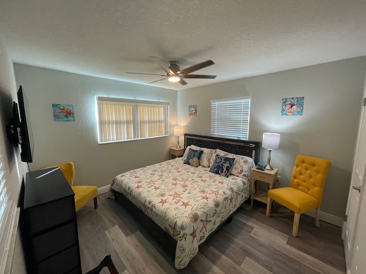 Newly Renovated Canal Home W/hot Tub - New Port Richey, FL