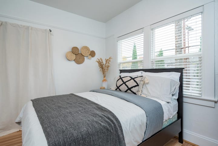 Best Neighborhood In Town! 20 - Portland, OR