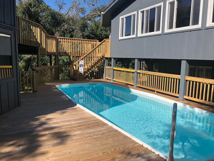 Unique Octagonal Beach Home Pool Kid+dog Friendly! - Emerald Isle, NC