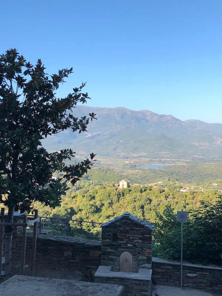 Appartement Rustique Remis Au Goût Du Jour 42&nbsp;M2 - Saint-Florent